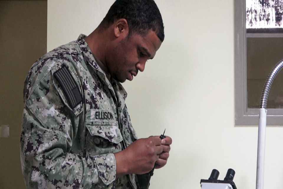 U.S. Navy Biomedical Engineering Technicians with PP22 Repairs Medical ...